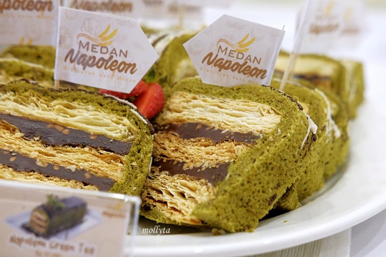 Medan Napoleon: Oleh-Oleh Kota Medan Dengan Kejutan Rasa Unik – Mollyta ...